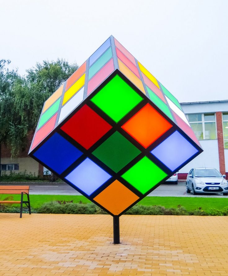 How the Rubik's Cube puzzle toy became a worldwide sensation - Click ...