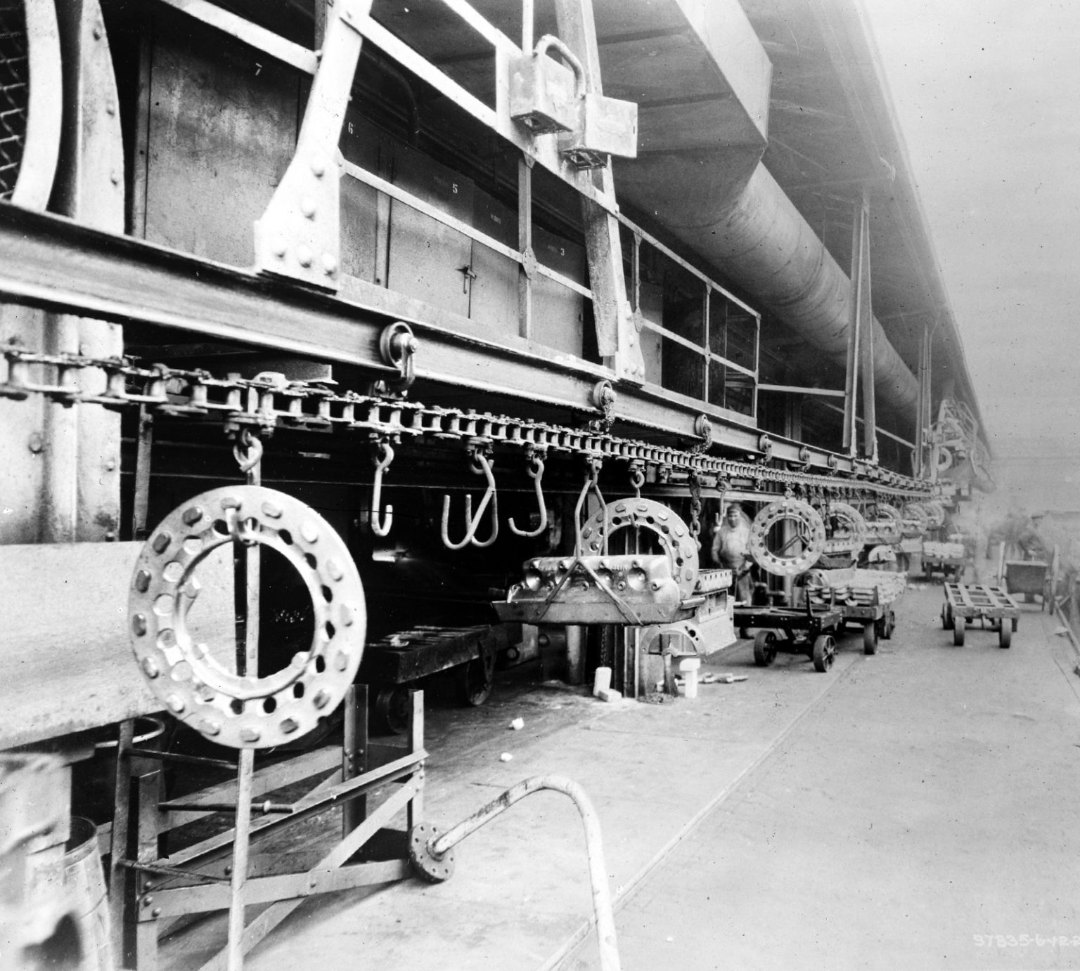 See Ford assembly lines from 100 years ago, mass-producing Model T cars ...
