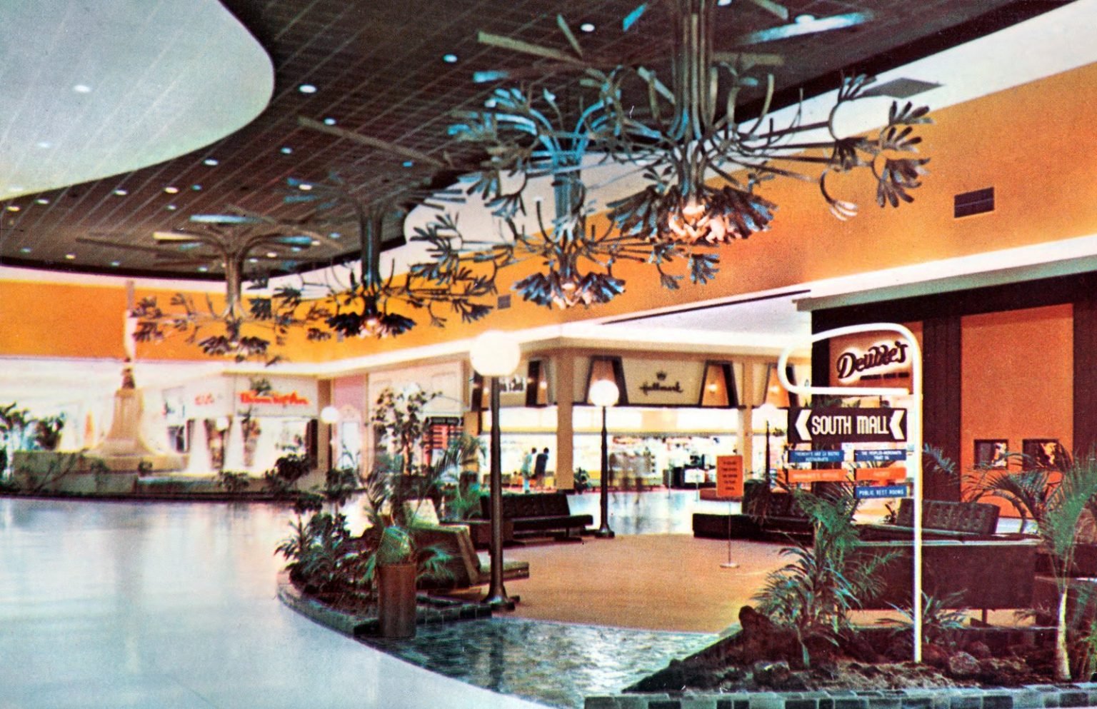 48 vintage malls that were so cool, you'll want to hop in a time ...