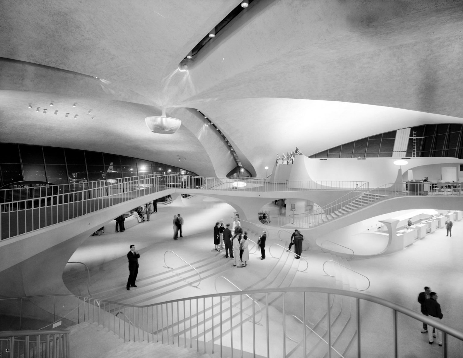 See the stunning space-age TWA Terminal at JFK airport as it looked in ...