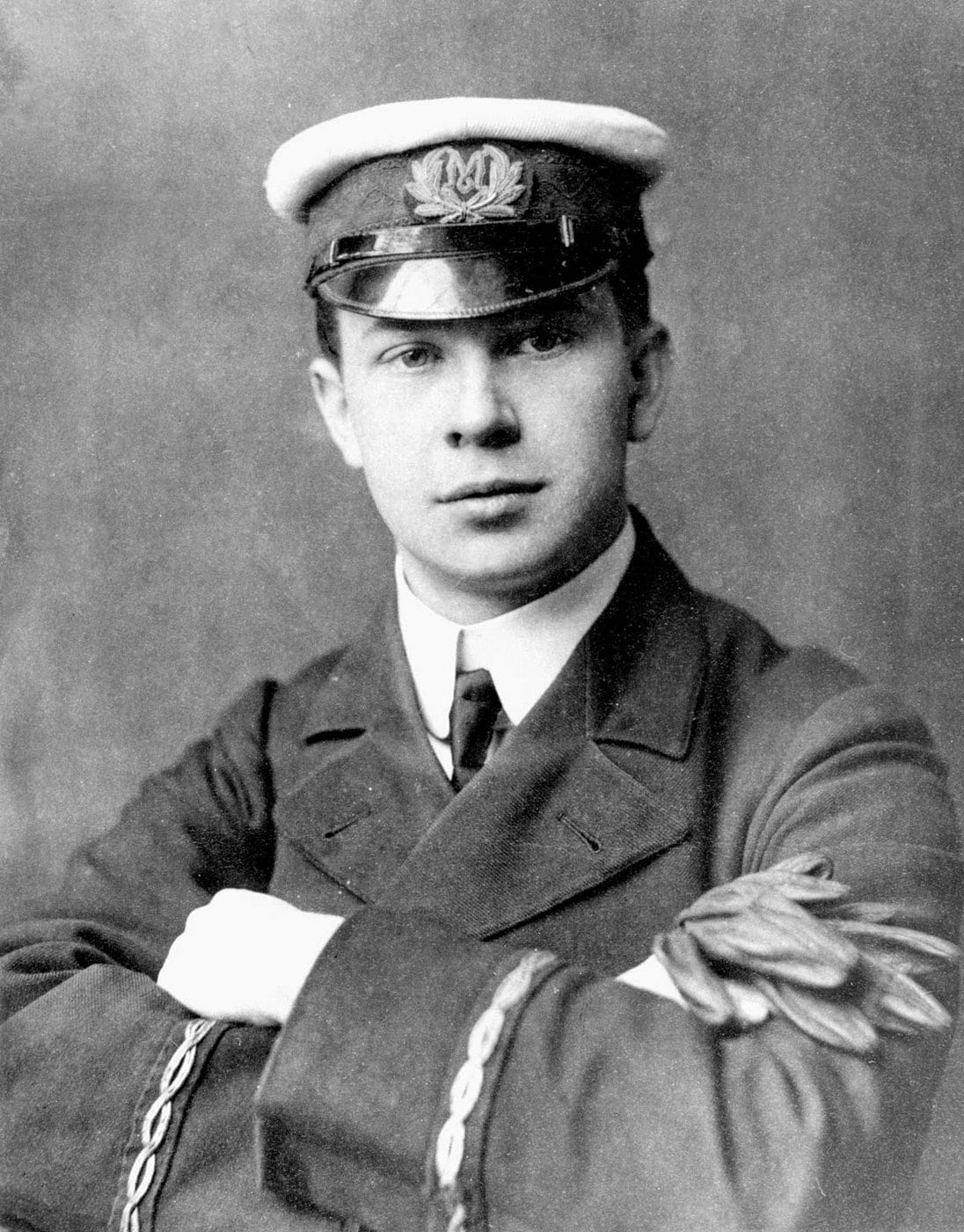 Titanic witness says wireless hero died right after the ship sank, and ...
