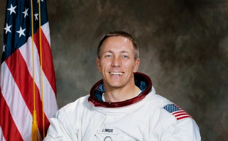 Swigert is the 'swinger' on Apollo 13 crew (1970) - Click Americana