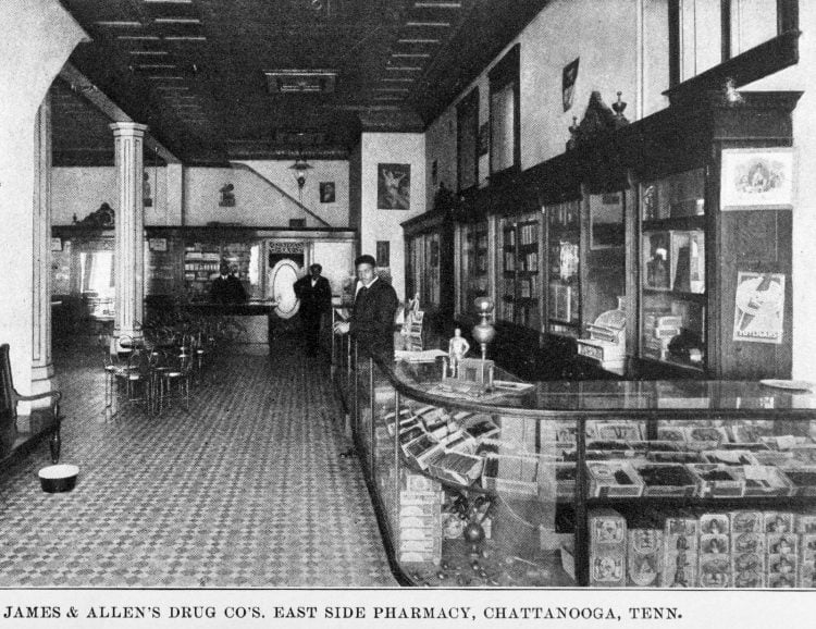 The mind-blowing world of vintage drugstores: 100+ years ago, people ...