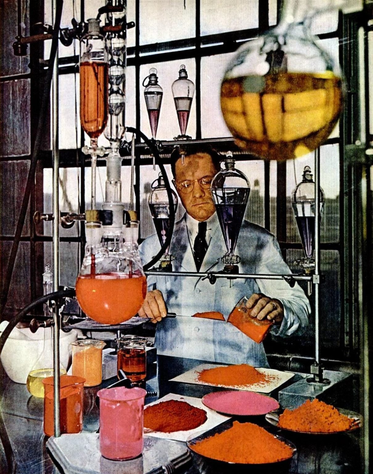 How is lipstick made? A fascinating behind-the-scenes look at 1940s ...