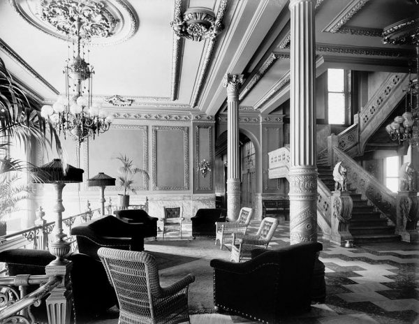 The dazzling lobbies of these 22 historical hotels will take your ...
