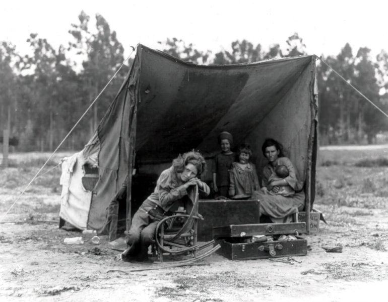 See Dorothea Lange's iconic Migrant Mother photos from the Great ...