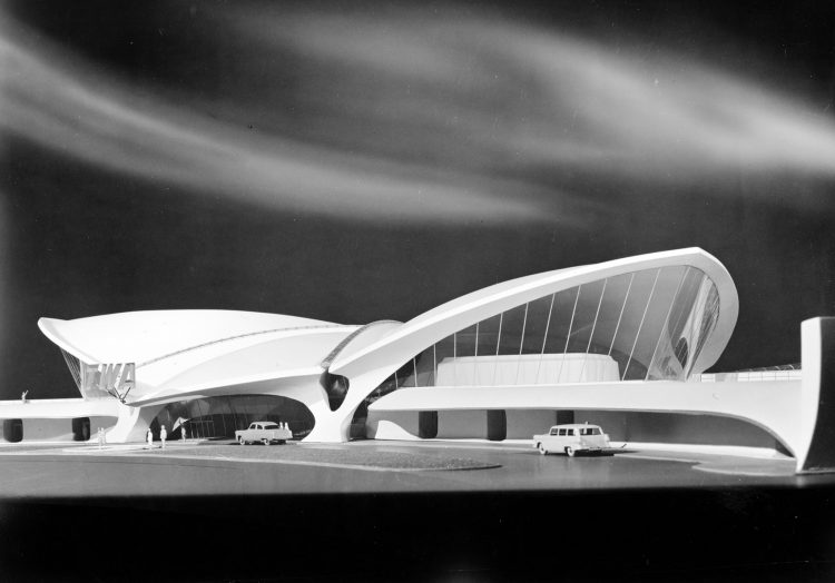 See the stunning space-age TWA Terminal at JFK airport as it looked in ...