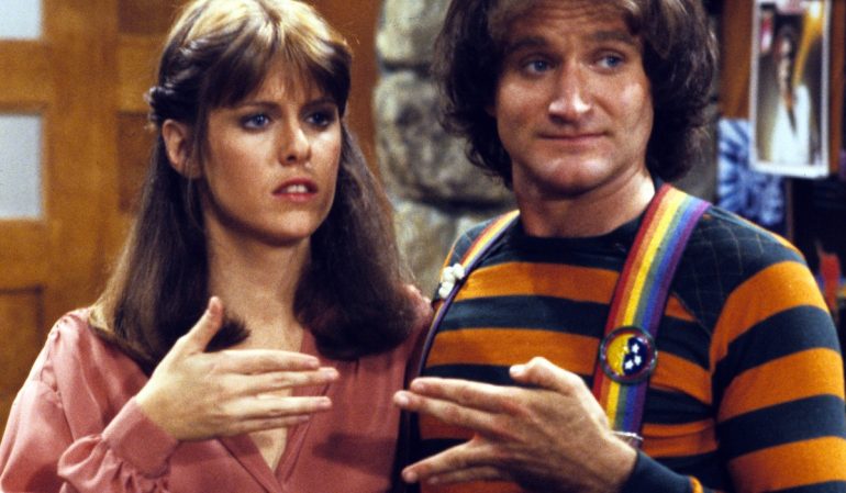 Mork & Mindy: About the TV show, the intro & Mork calling Orson (1978 ...