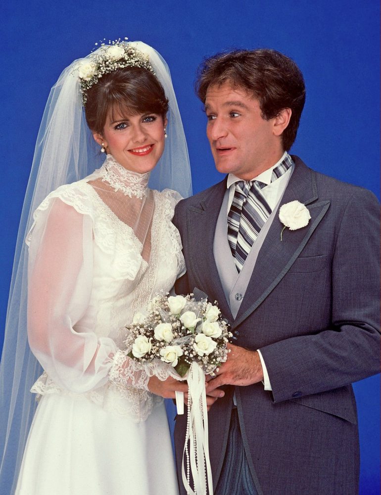 Mork & Mindy: About the TV show, the intro & Mork calling Orson (1978 ...