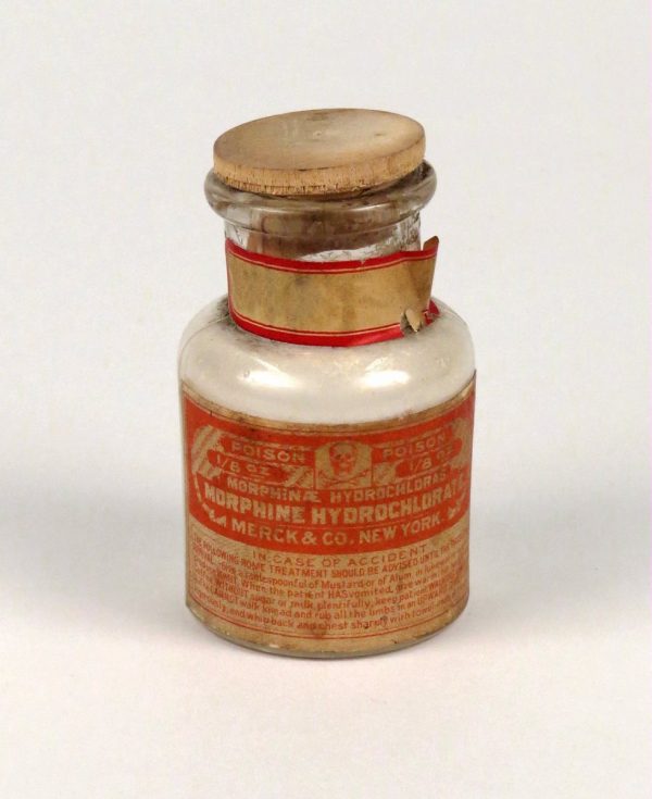 The mind-blowing world of vintage drugstores: 100+ years ago, people ...