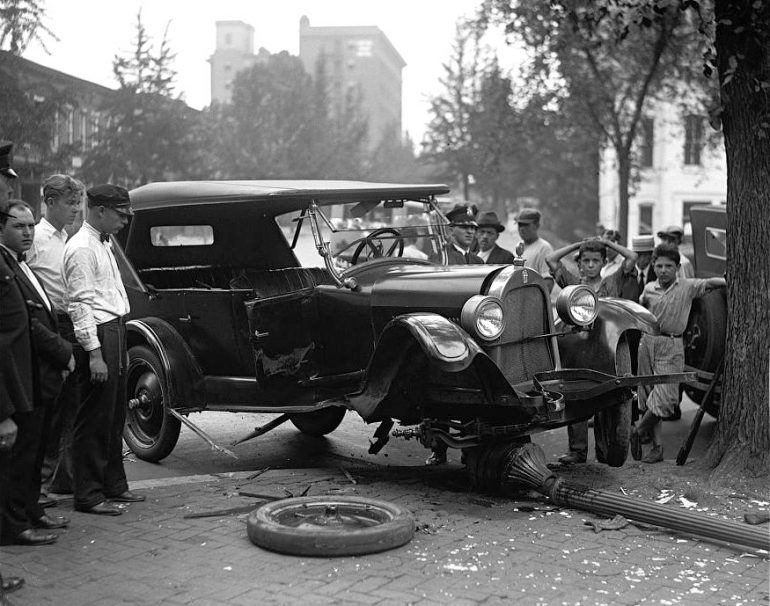 See 35 vintage car wrecks from the days before seat belts & airbags ...