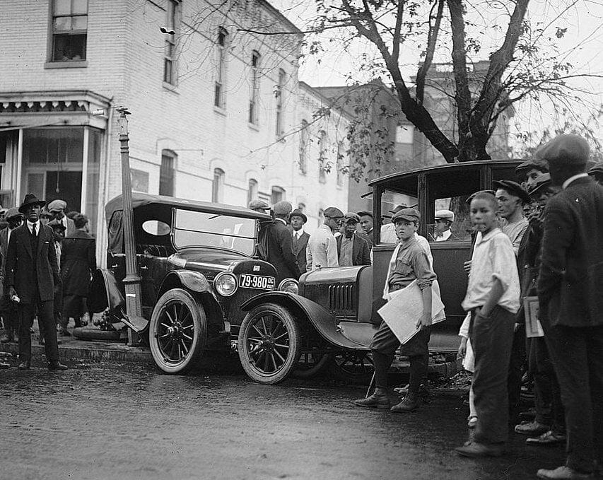 See 35 vintage car wrecks from the days before seat belts & airbags ...