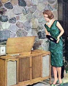 Remember when those huge vintage console stereos were a major trend in the 1950s & 60s? - Click ...