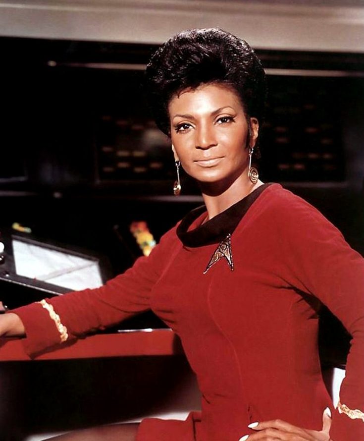 Star Trek's Nichelle Nichols talked space, race, singing & more in ...