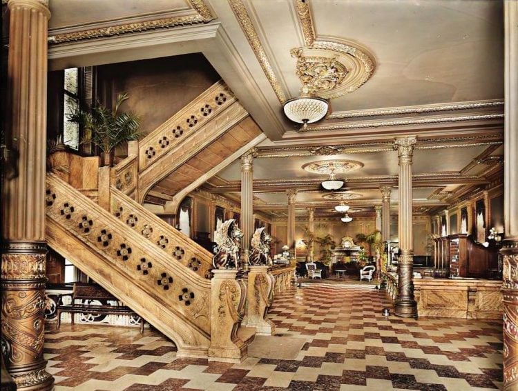 The dazzling lobbies of these 22 historical hotels will take your ...