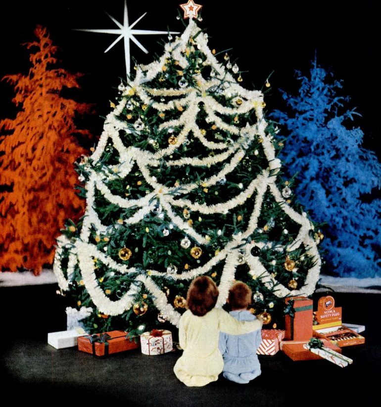 Here are 30 gorgeous Christmas tree decorations from the 1950s that are ...