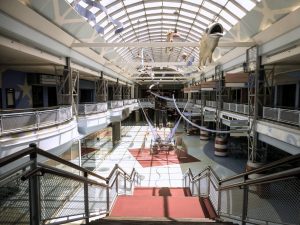 12 abandoned malls & the history of their heartbreaking decline - Click ...