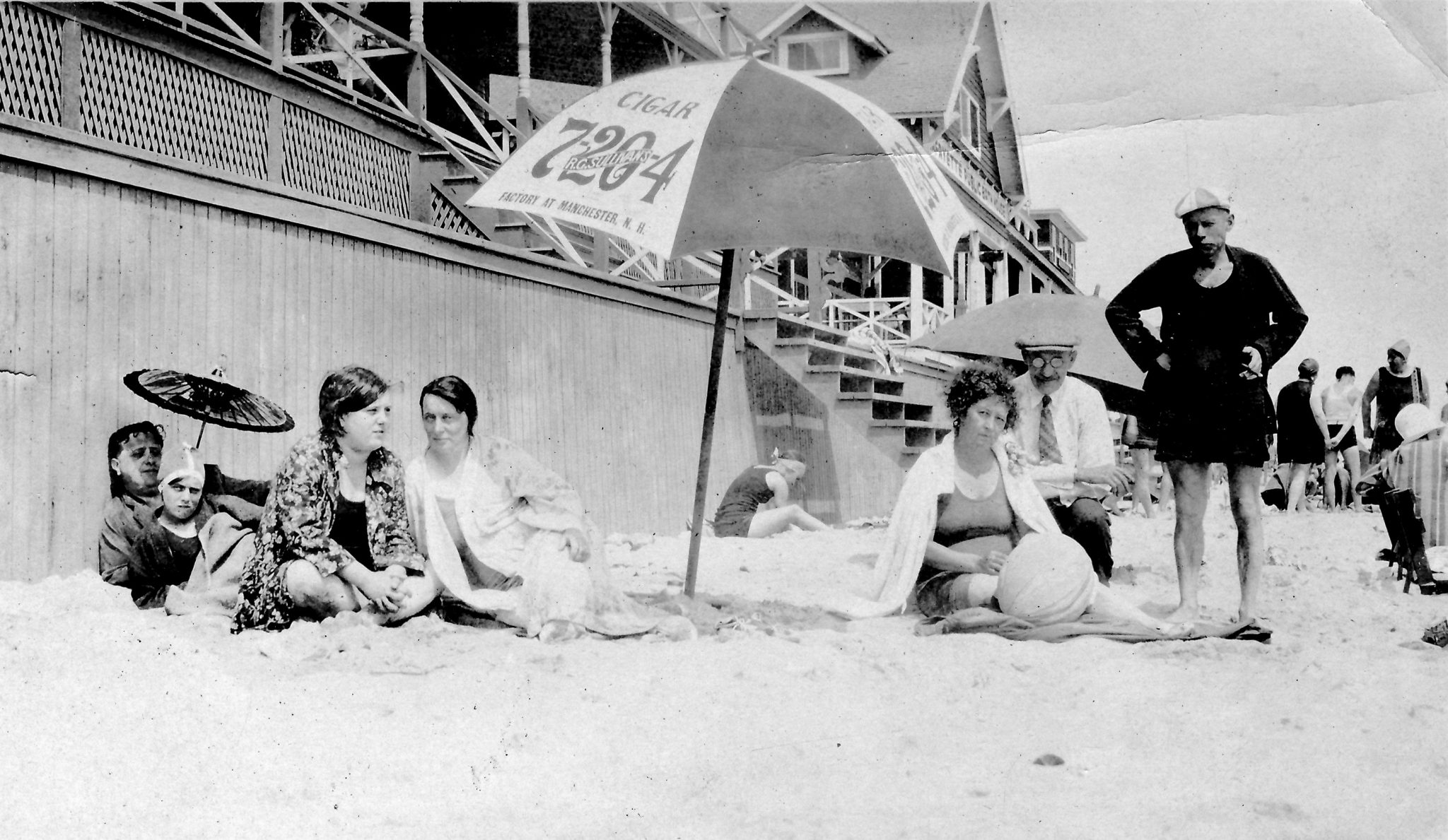 See old-fashioned swimsuits & what people wore to the beach 100 years ...