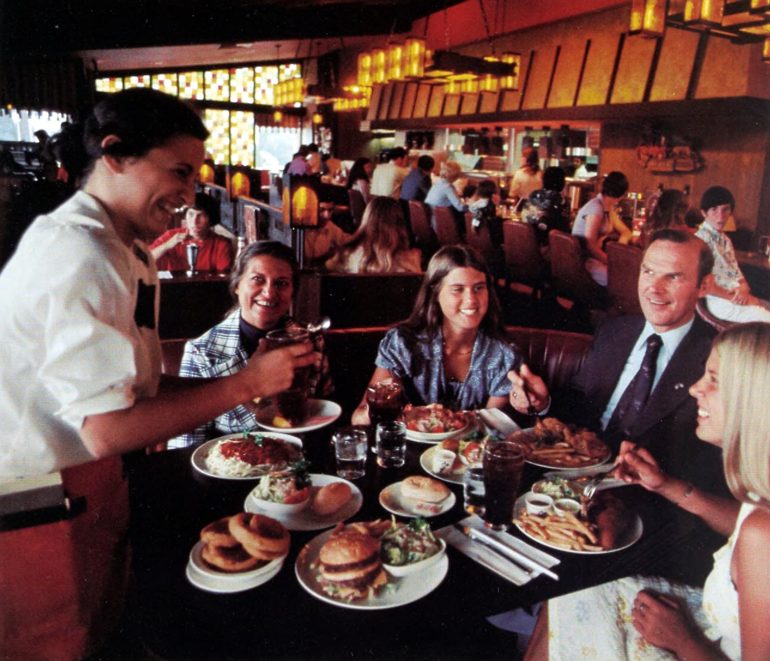 The Roy Rogers Restaurant chain's wild ride: How the cowboy rode into ...