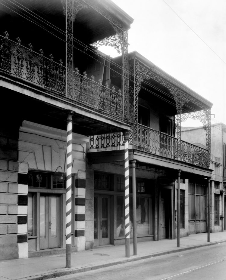 20 old-fashioned decorative iron porches & balconies with some real ...