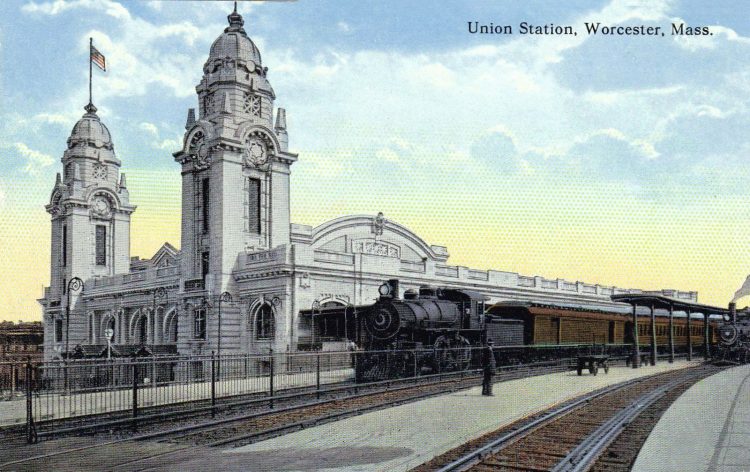 Old-fashioned train & travel etiquette: What passengers in the 1920s ...