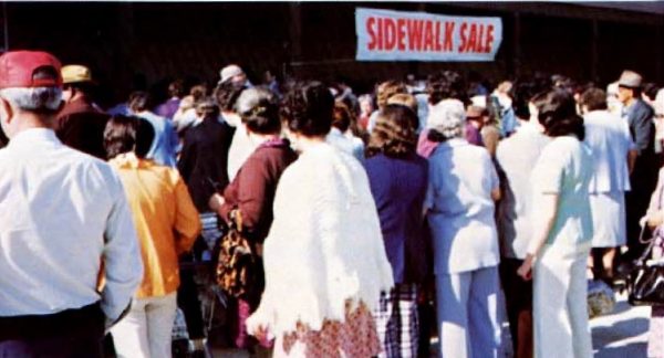 History of Walmart: See what old Wal-Mart stores were like in the 70s ...