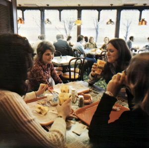 Old Wendy's restaurants: What was on the menu, what they looked like ...