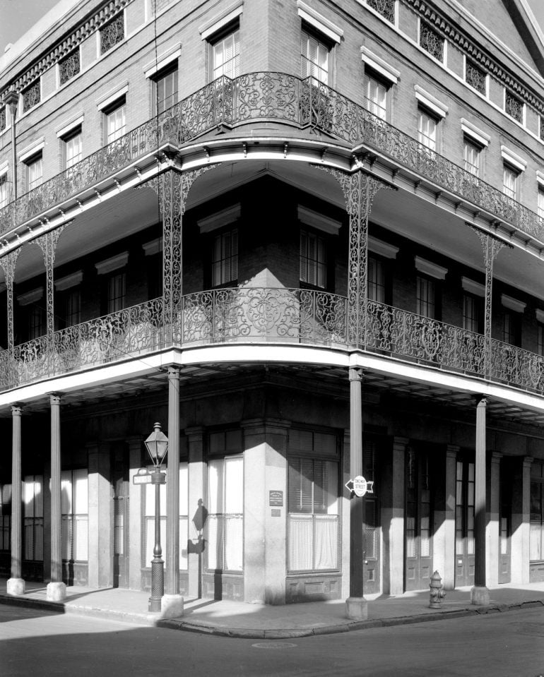 20 old-fashioned decorative iron porches & balconies with some real ...