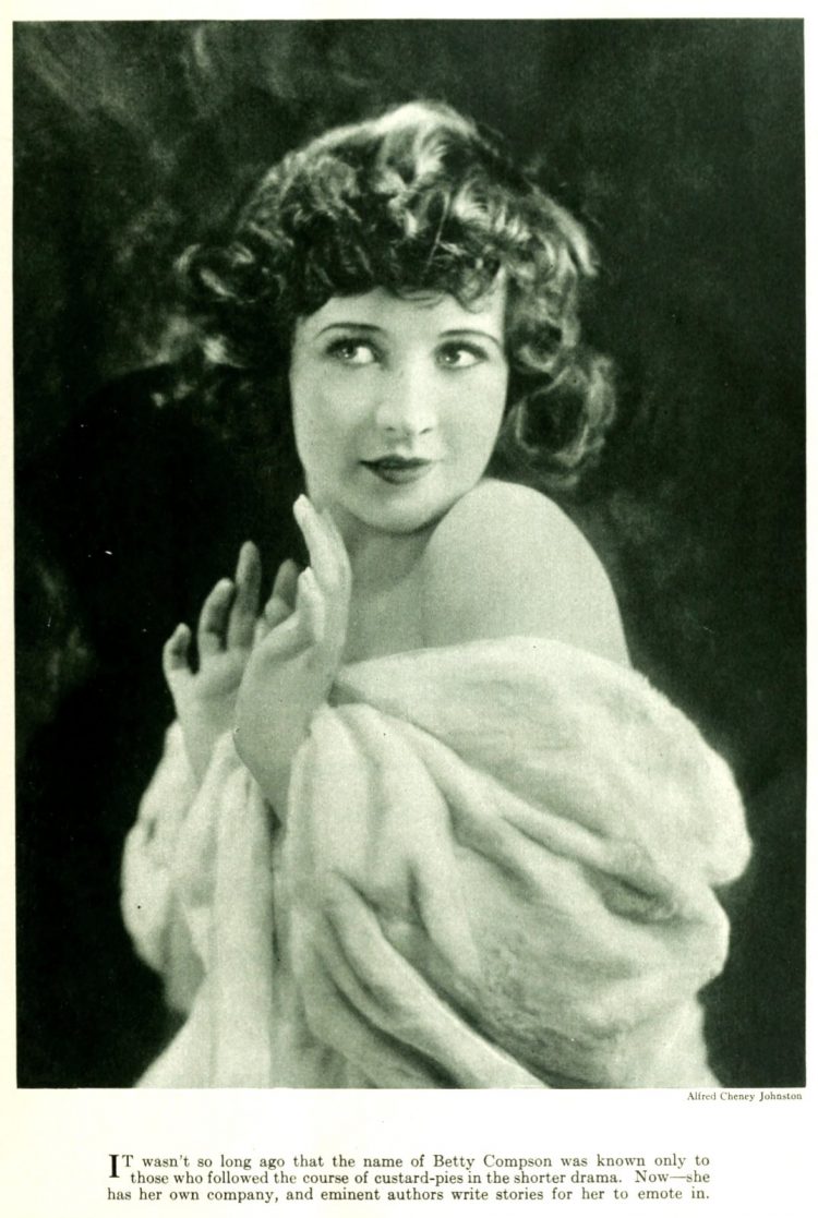 Popular vintage 1920s hairstyles for women, including the classic bob ...