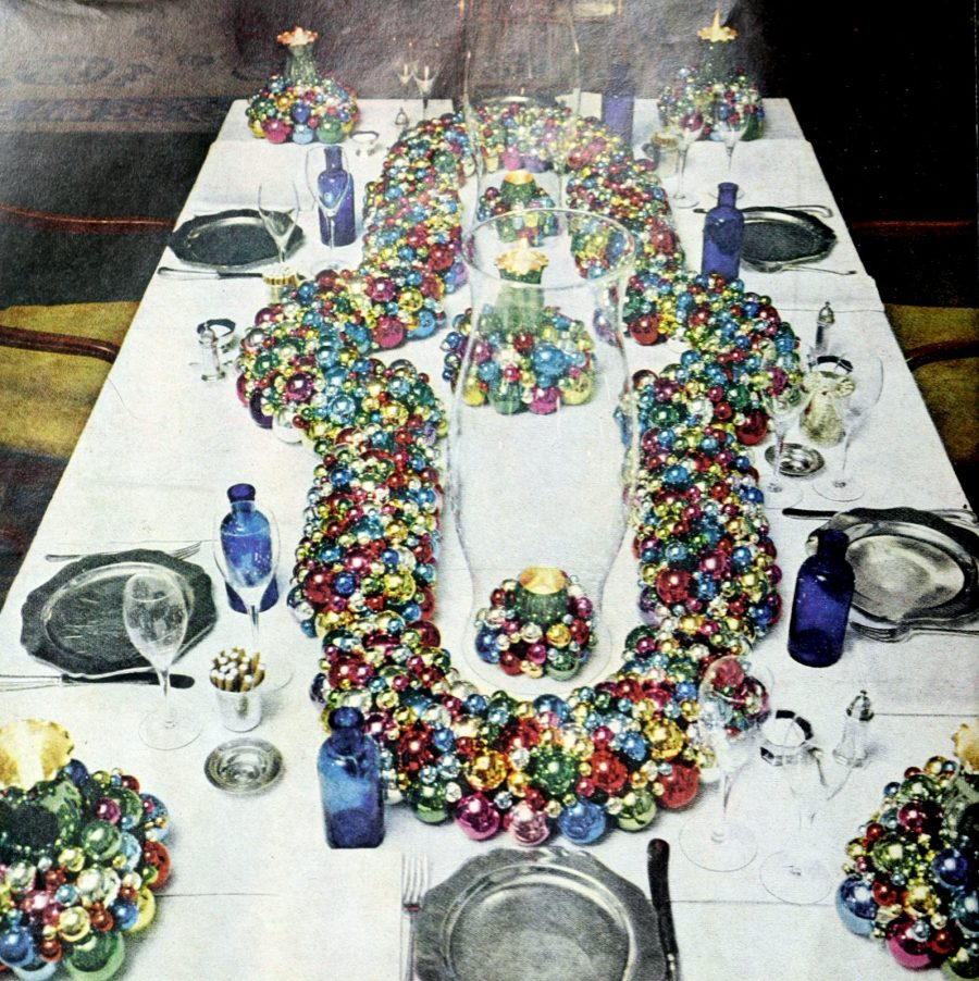 Festive Christmas table settings: Ideas for holiday tables with retro ...
