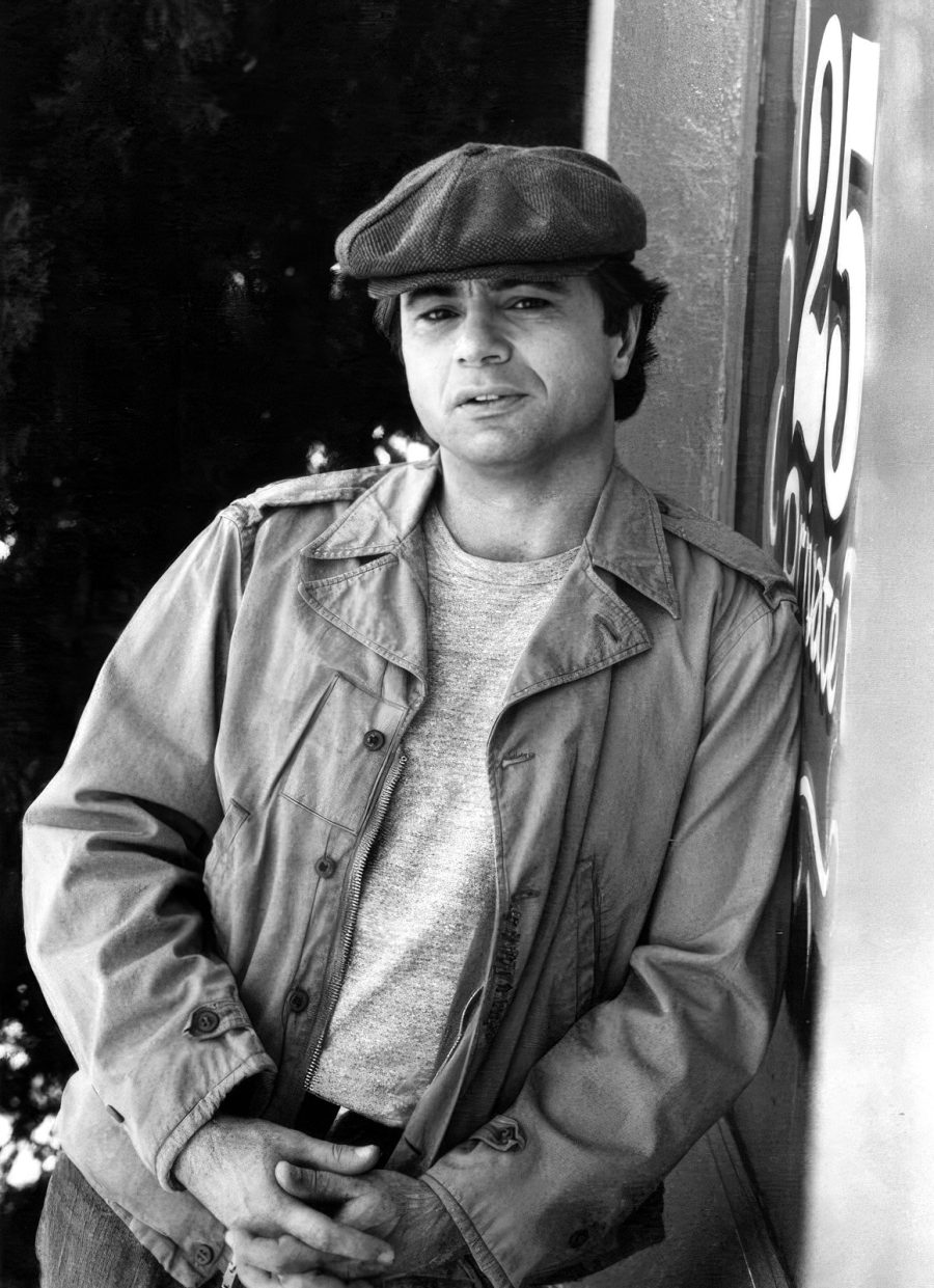 In the Baretta TV show, Robert Blake played an unconventional cop with ...