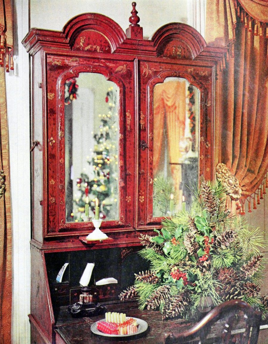 Antique secretary desks: See 30 examples of fancy & functional ...