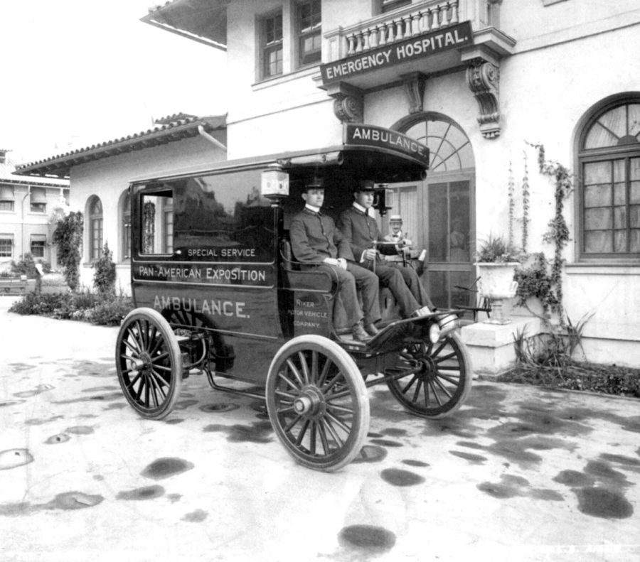How vintage ambulances completely transformed during the 20th century ...