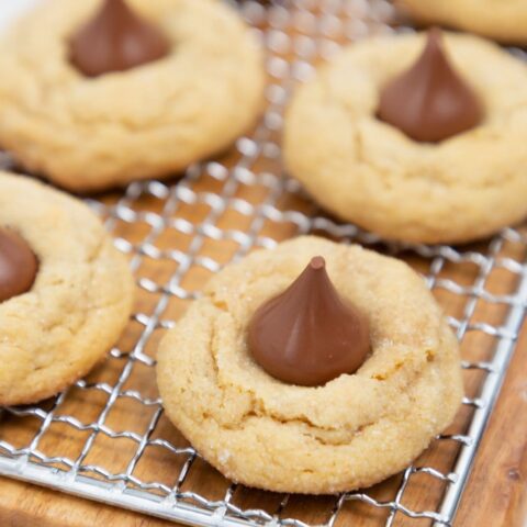 Classic peanut butter blossoms: Step-by-step cookie recipe, with photos ...