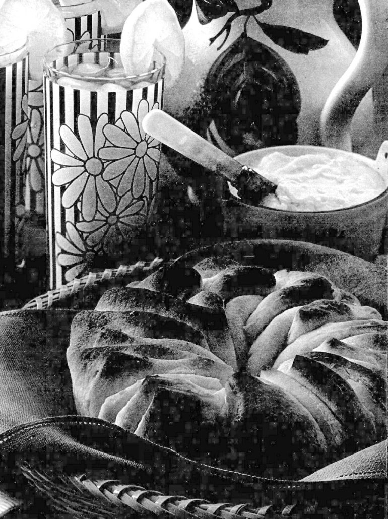 Delicious old-fashioned monkey bread recipe from the 1960s, step-by ...