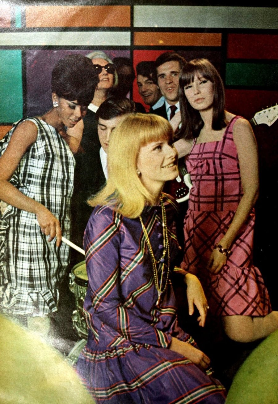 The vibrant shift of 1965 dresses was a fashion breakthrough - Click ...