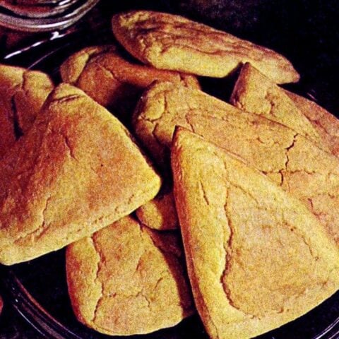 Potato corn triangle biscuits: A quick retro recipe made with instant ...