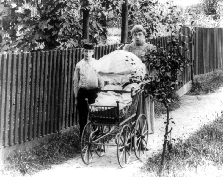 See how different antique baby carriages & old-fashioned strollers used ...