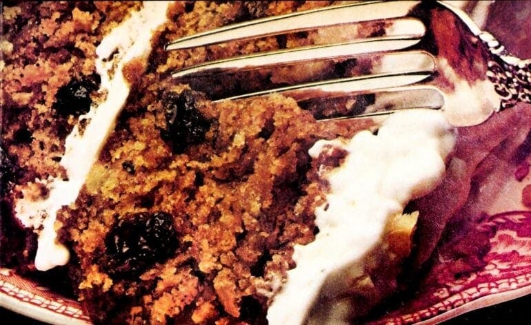 You gotta try this delicious raisin cake recipe from the 80s - Click ...