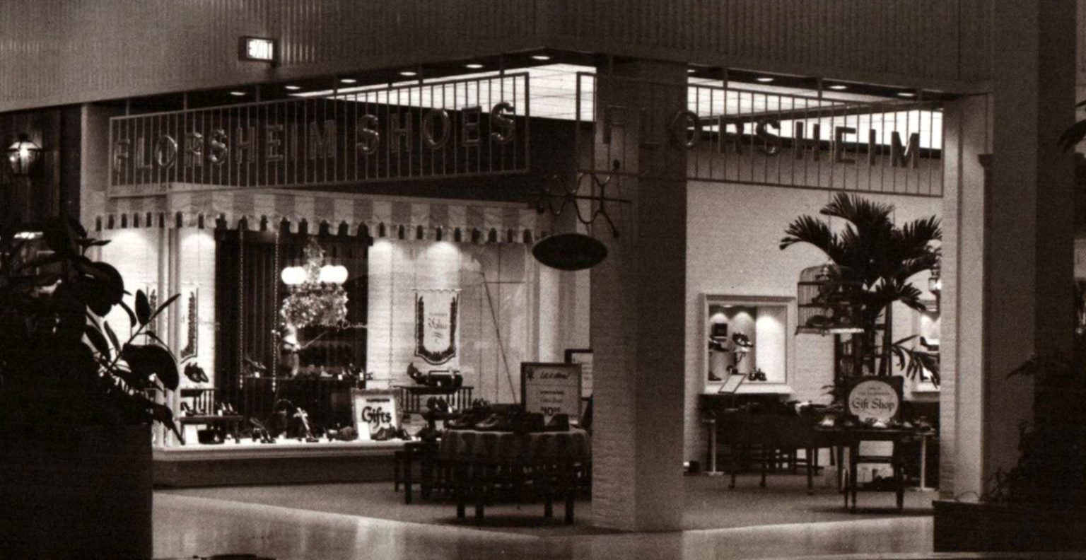 50 old mall stores you probably haven't seen for years (at least not ...