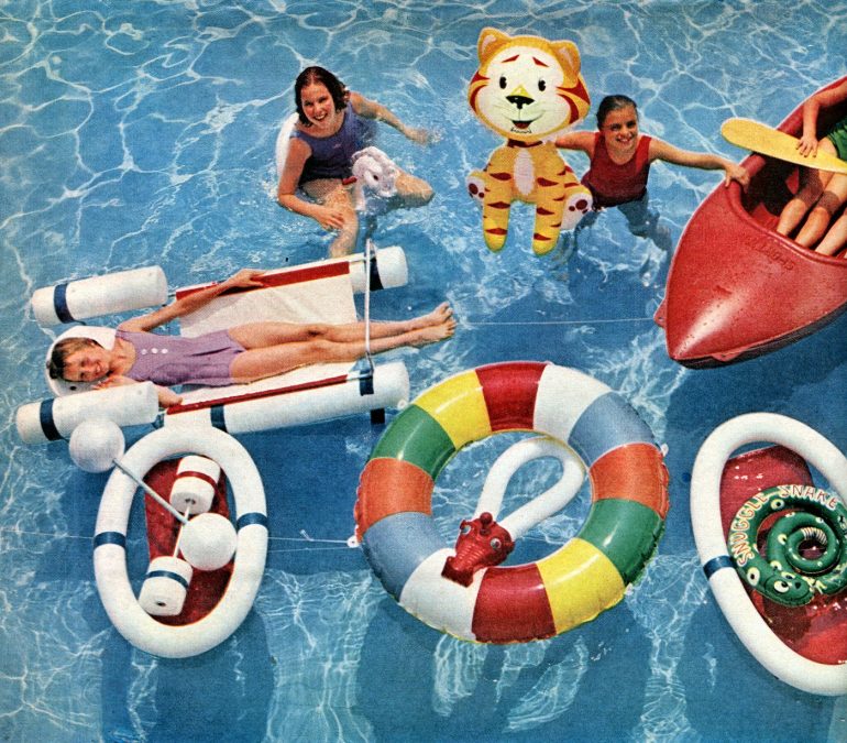 Retro pool toys: Inflatable animals, rafts & more vintage water fun ...