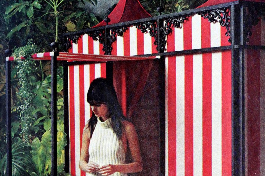 Remember old-fashioned striped outdoor tents & cabanas? Take a look ...