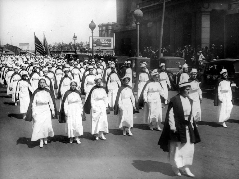 See how vintage nursing uniforms evolved from starched whites to comfy ...