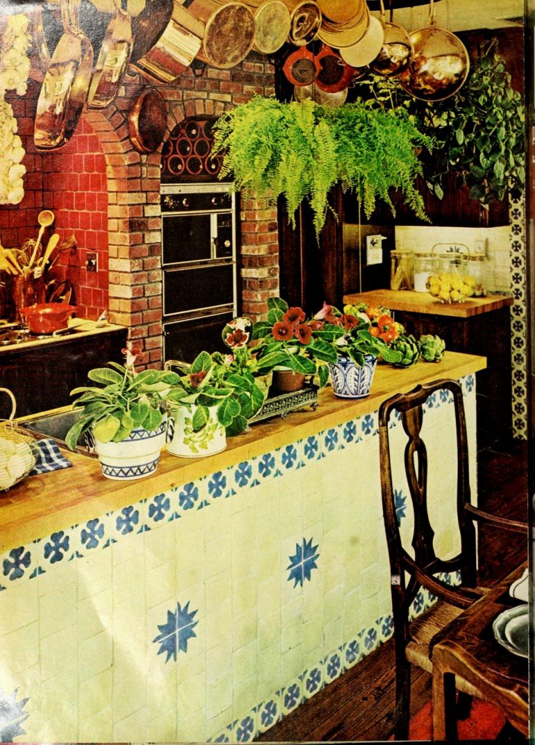 Cool 1970s kitchen decor: How to give your modern kitchen a groovy vibe ...