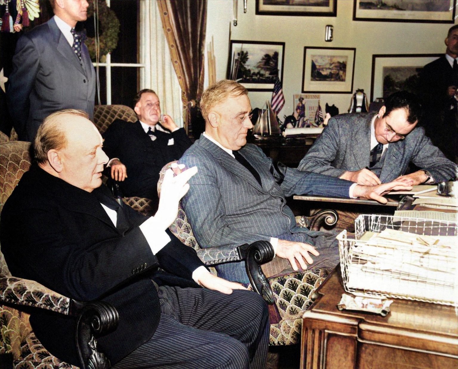 Franklin Delano Roosevelt behind the scenes: Candid moments from a powerful presidency (1935 ...