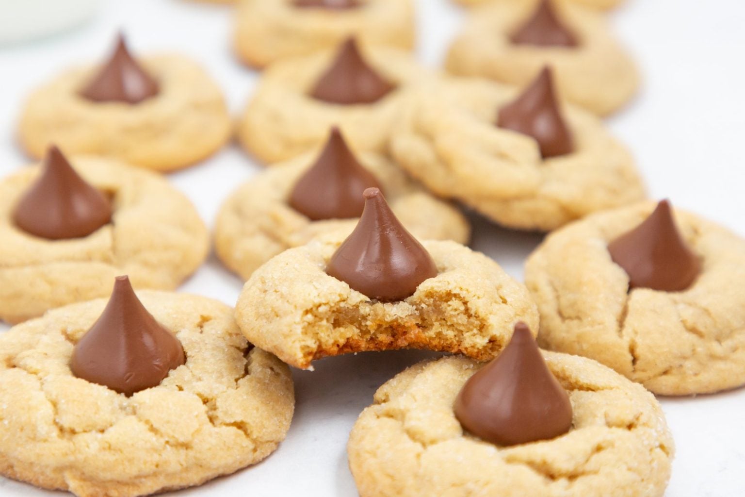 Classic peanut butter blossoms: Step-by-step cookie recipe, with photos ...