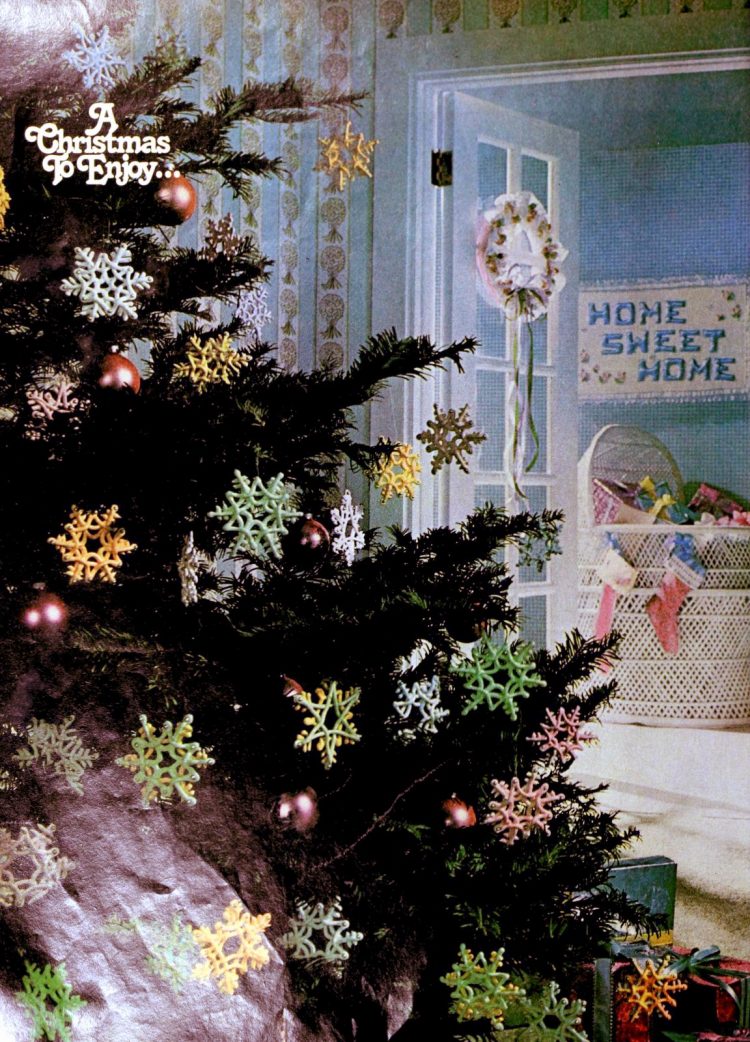Christmas trees in the 70s: See 55 fun, flashy & whimsical trends we ...