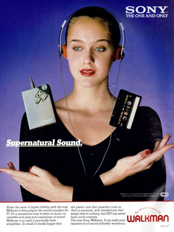See 24 Walkmans & other portable tape players that made headphones the ...