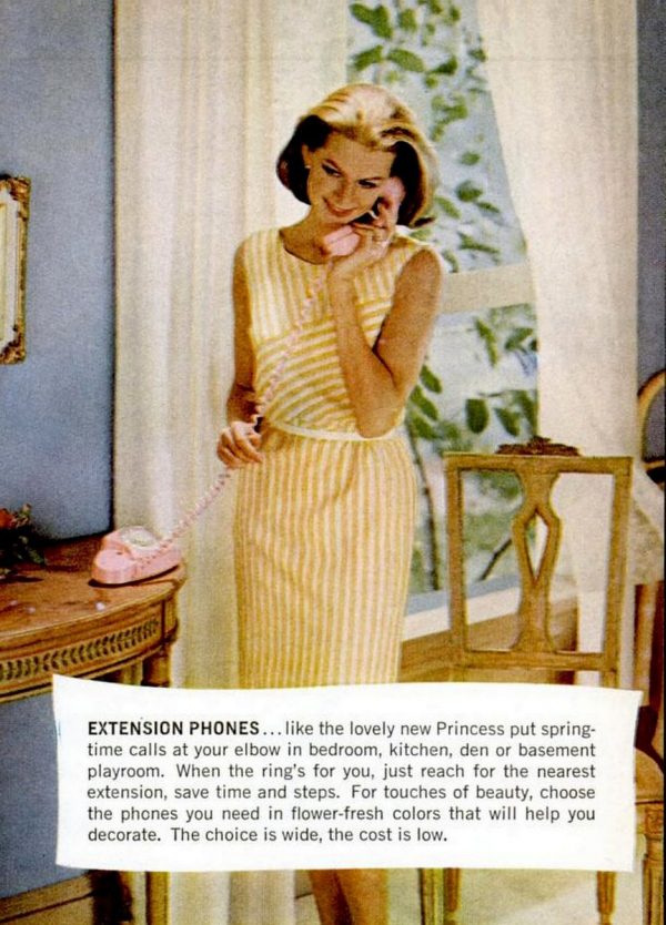 Vintage 1950s dial & touch-tone phones came in lots of decorator colors ...