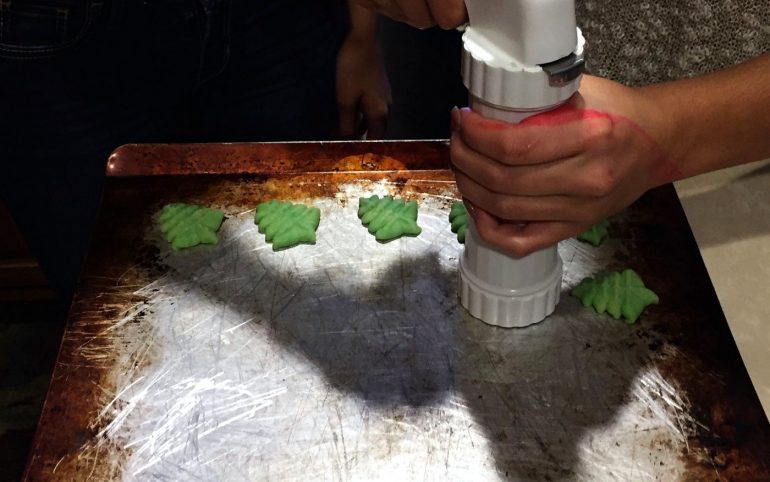 Pressed butter cookies & classic spritz cookie recipes - Click Americana